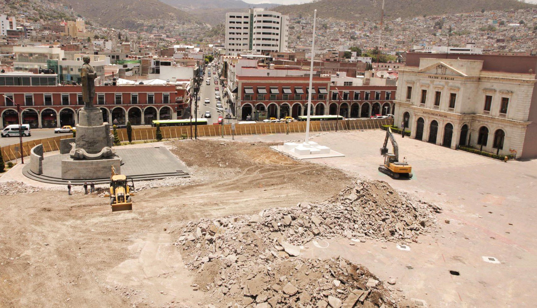 Plaza Juárez lista antes del 15 de Septiembre - Diario Vía Libre