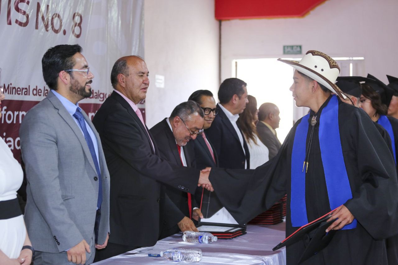 Se graduaron en el CBTIS 8 - Diario Vía Libre